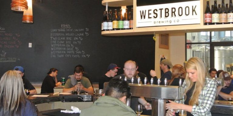 The 18 Best Charleston Breweries [2025 Brewery Guide]